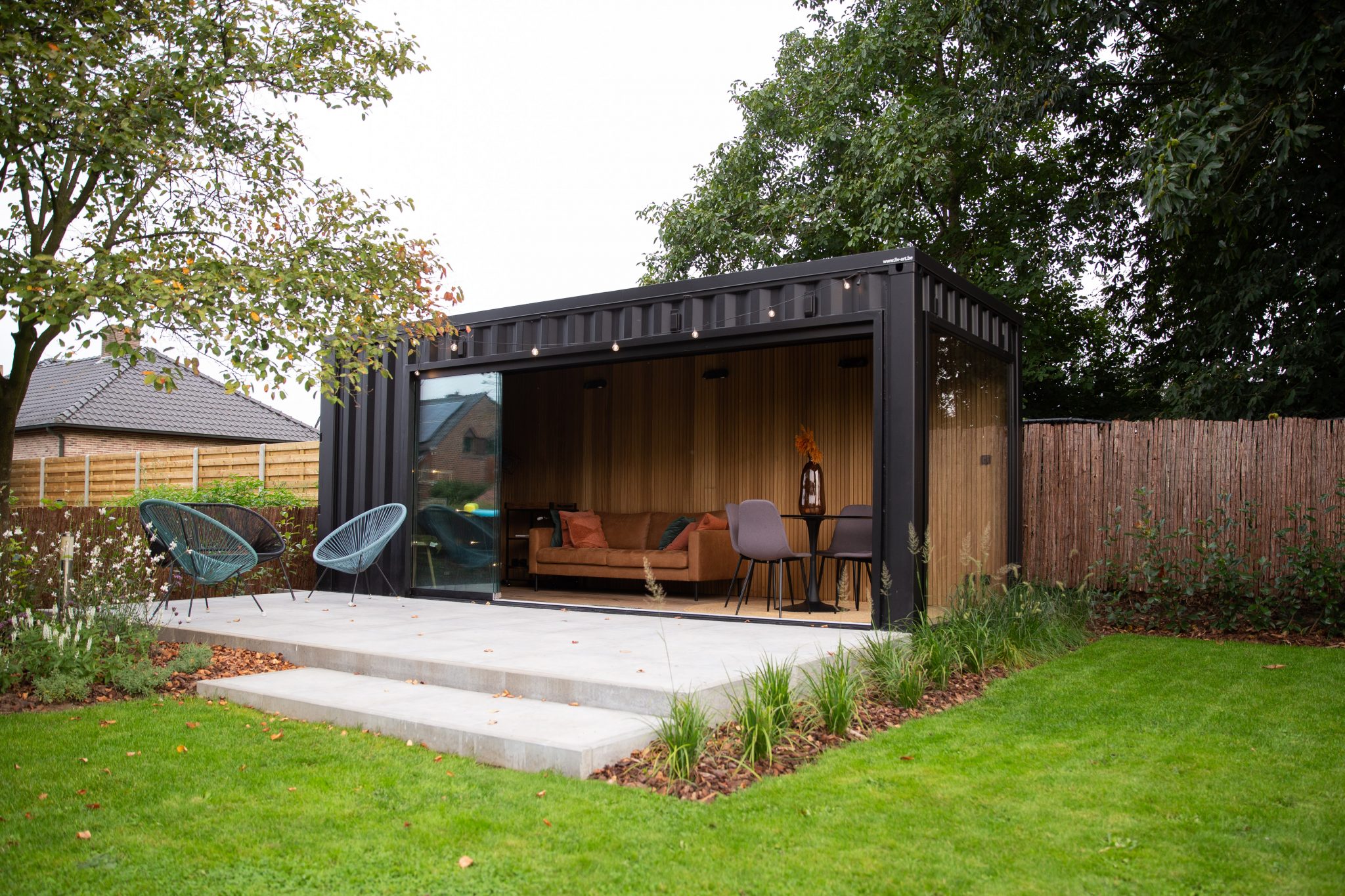 Lounge container met glaspartij - Liv-art.be